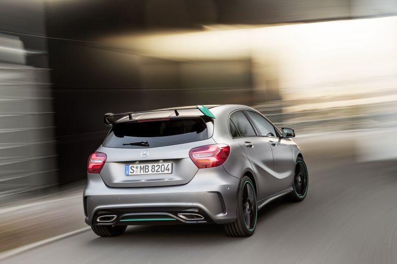 Mercedes-Benz A-class (W176 facelift 2015) A 200 (156 Hp)